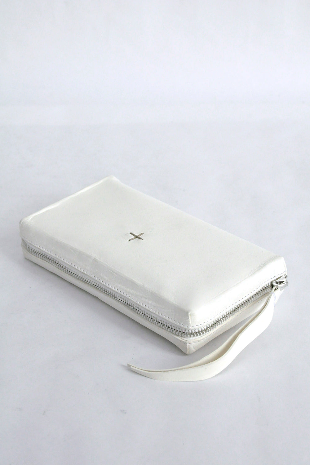 ZIPPED EXTRA LARGE WALLET - WHITE – Lift Daikanyama