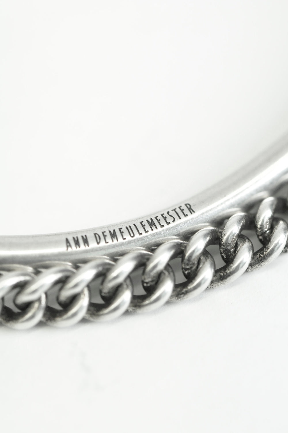 VOKKO IRREGULAR BANGLE WITH CHAIN – Lift Daikanyama